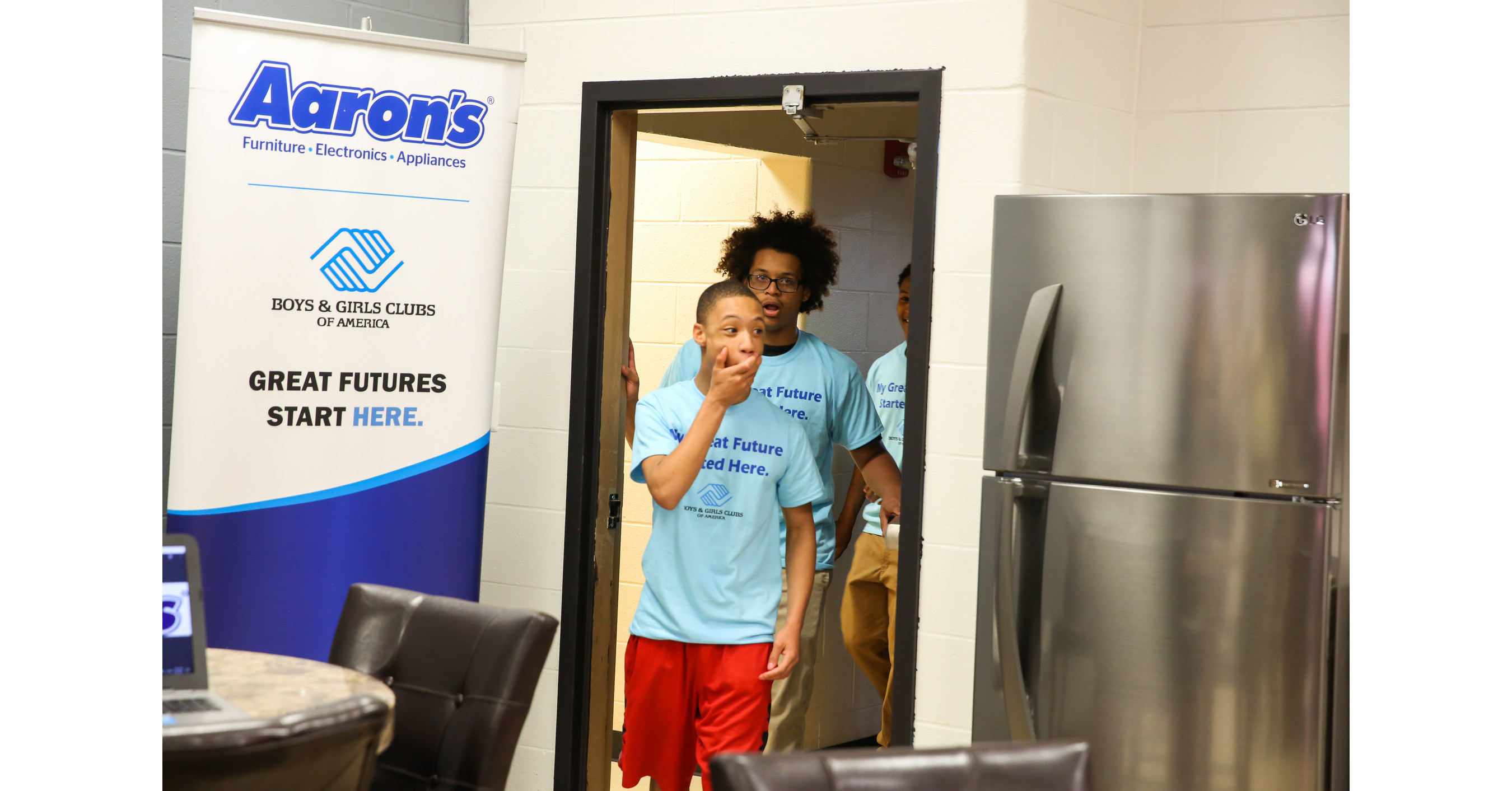 Aaron's And Progressive Leasing Unveil 20th Keystone Makeover For ...