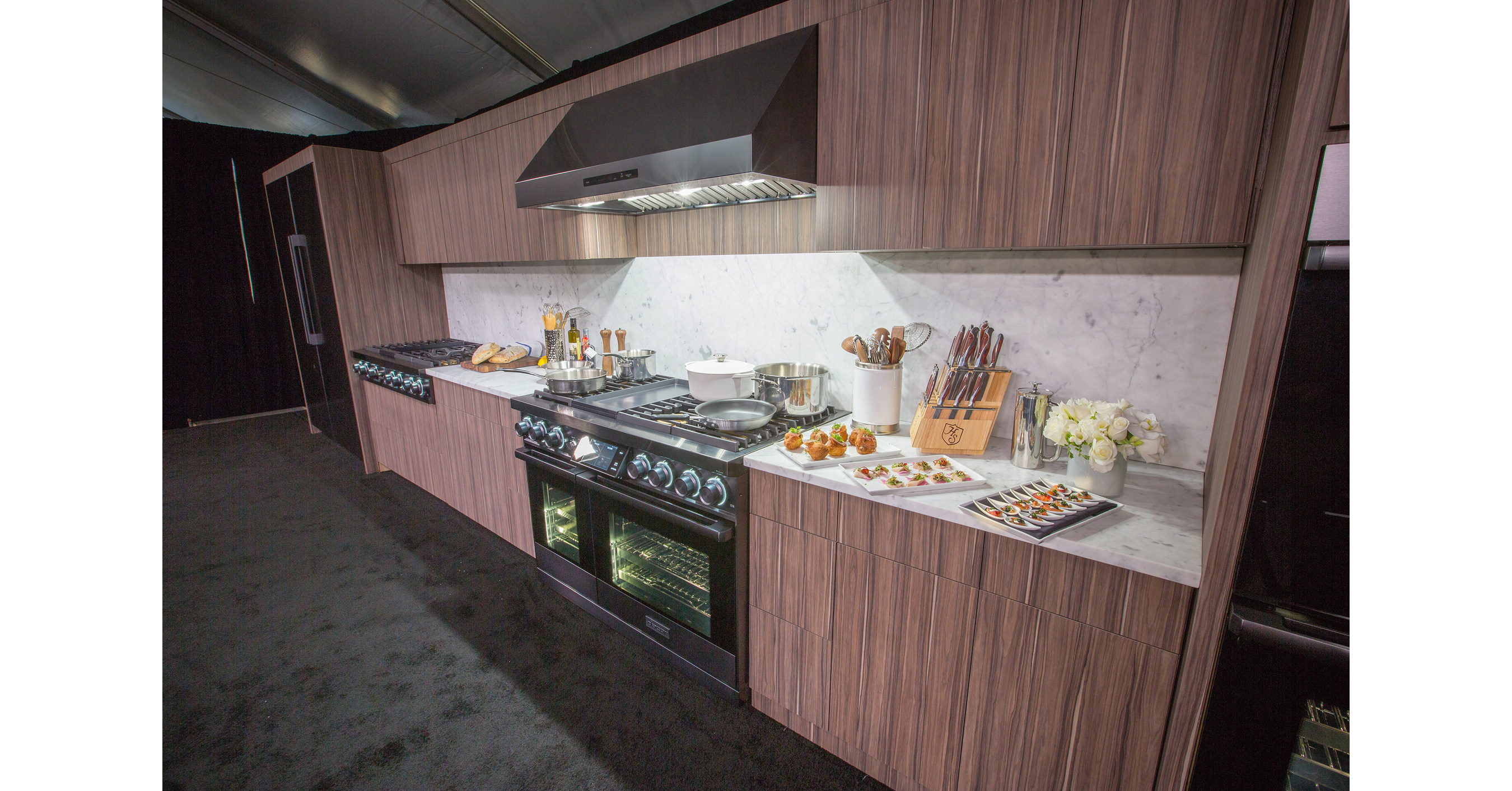 Dacor Showcases Modernist Collection at 10th Anniversary of Pebble ...
