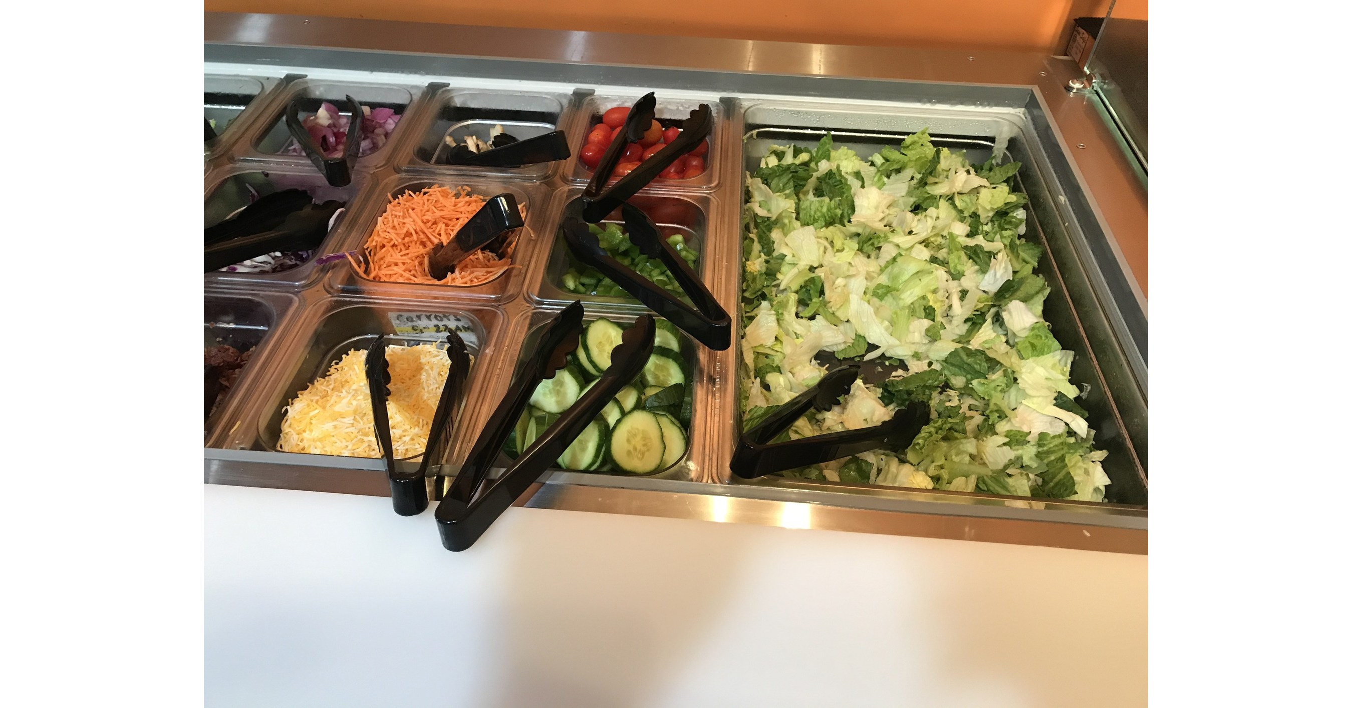 Better Choices at Restaurants Start with Being Salad-Smart