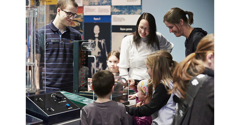 Summer at the Électrium: Recharge Your Science Batteries!