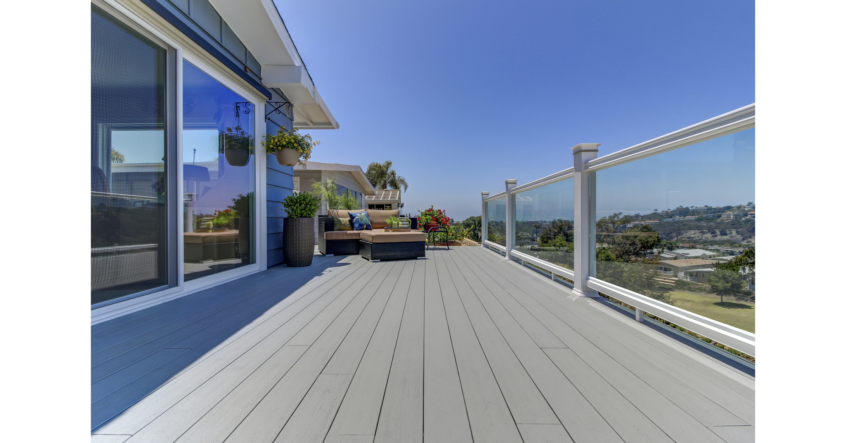 AZEK® Building Products Announces its 100% Smarter Than Wood™ Deck Giveaway