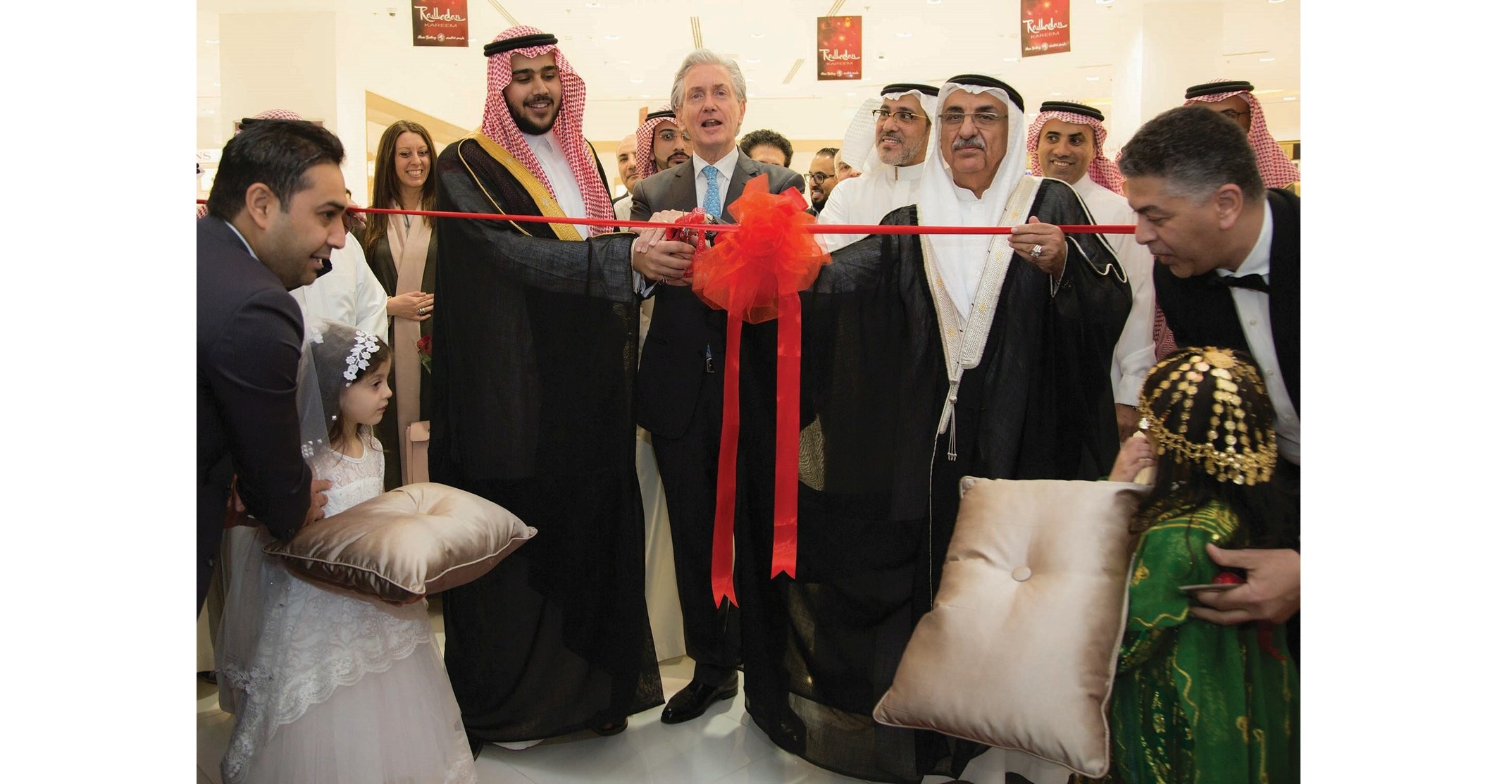Paris Gallery Opens in Al Hamra Mall, Riyadh: A Signature Shopping ...