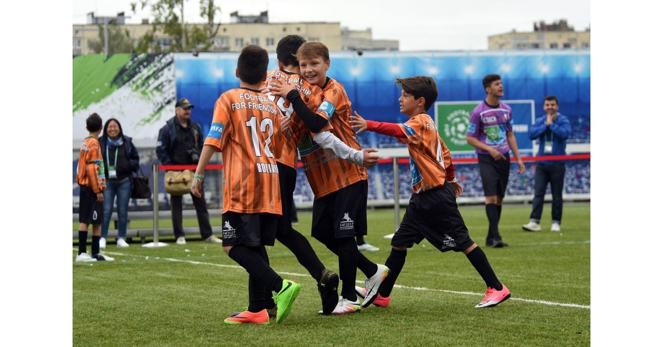 Kinder aus 64 Ländern machen mit bei FOOTBALL FOR FRIENDSHIP