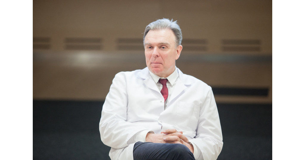 Andrew De Niese Raises Awareness About Asperger's Syndrome in Romania