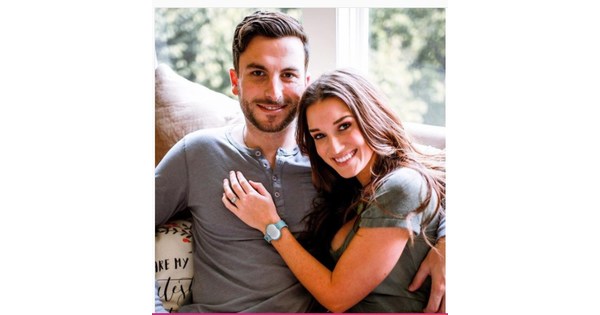 "Bachelor in Paradise" Couple Jade Roper and Tanner Tolbert Announce ...