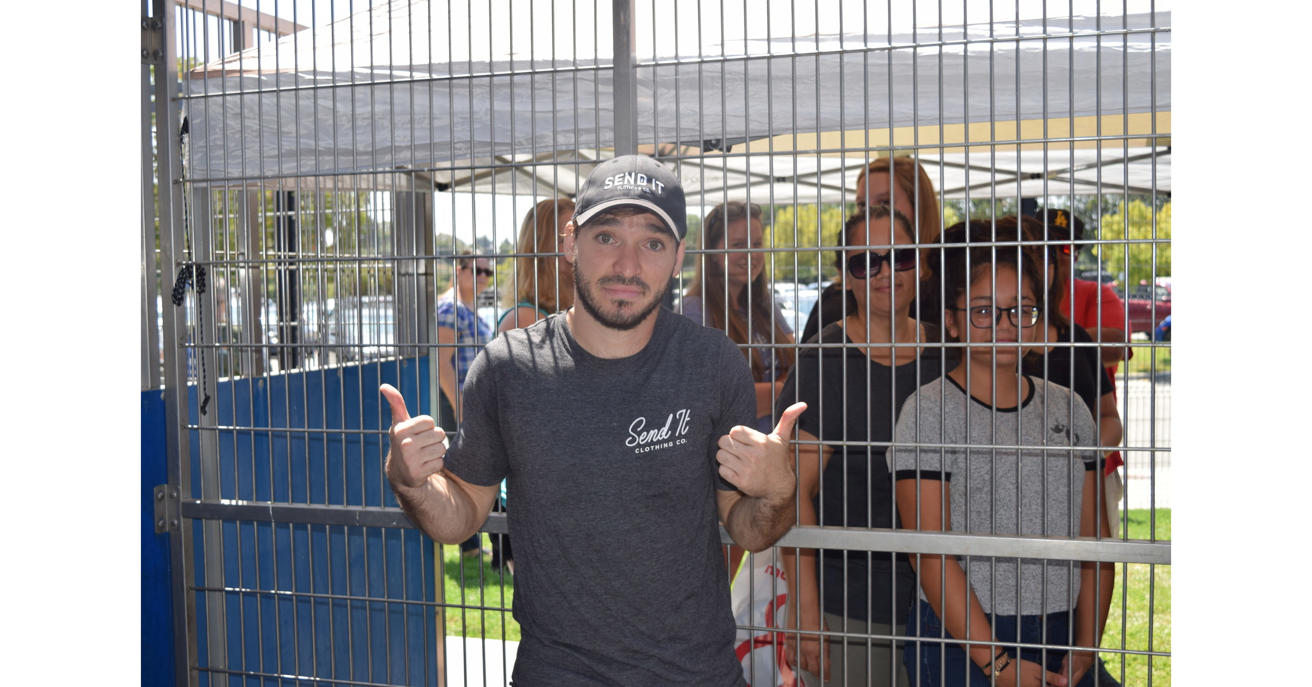 Living in a Box: YouTuber Elton Castee's First 24 Hours Raises $60,000 ...