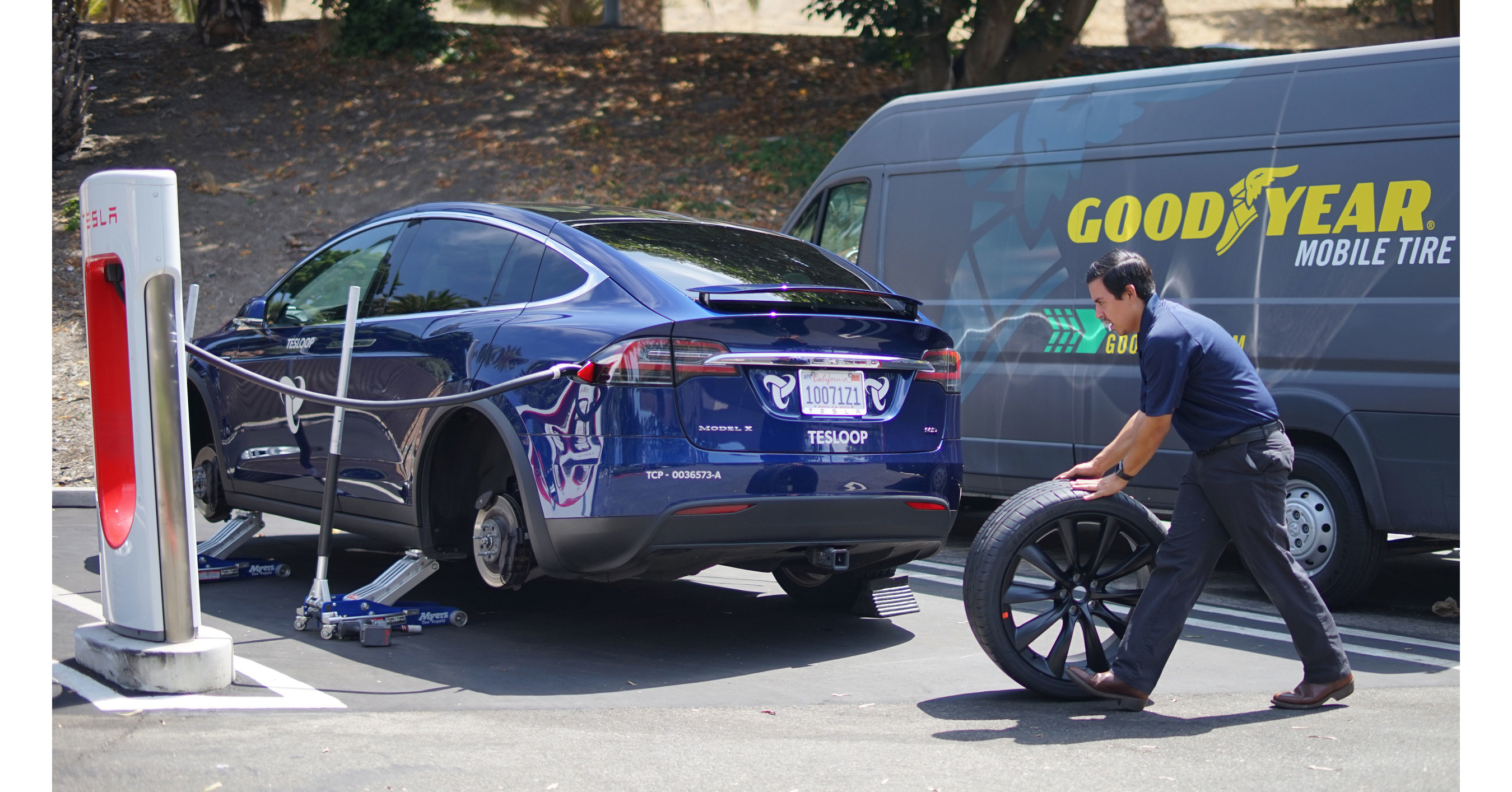 Goodyear Announces Intelligent Tire Trial, Expands Fleet Management ...