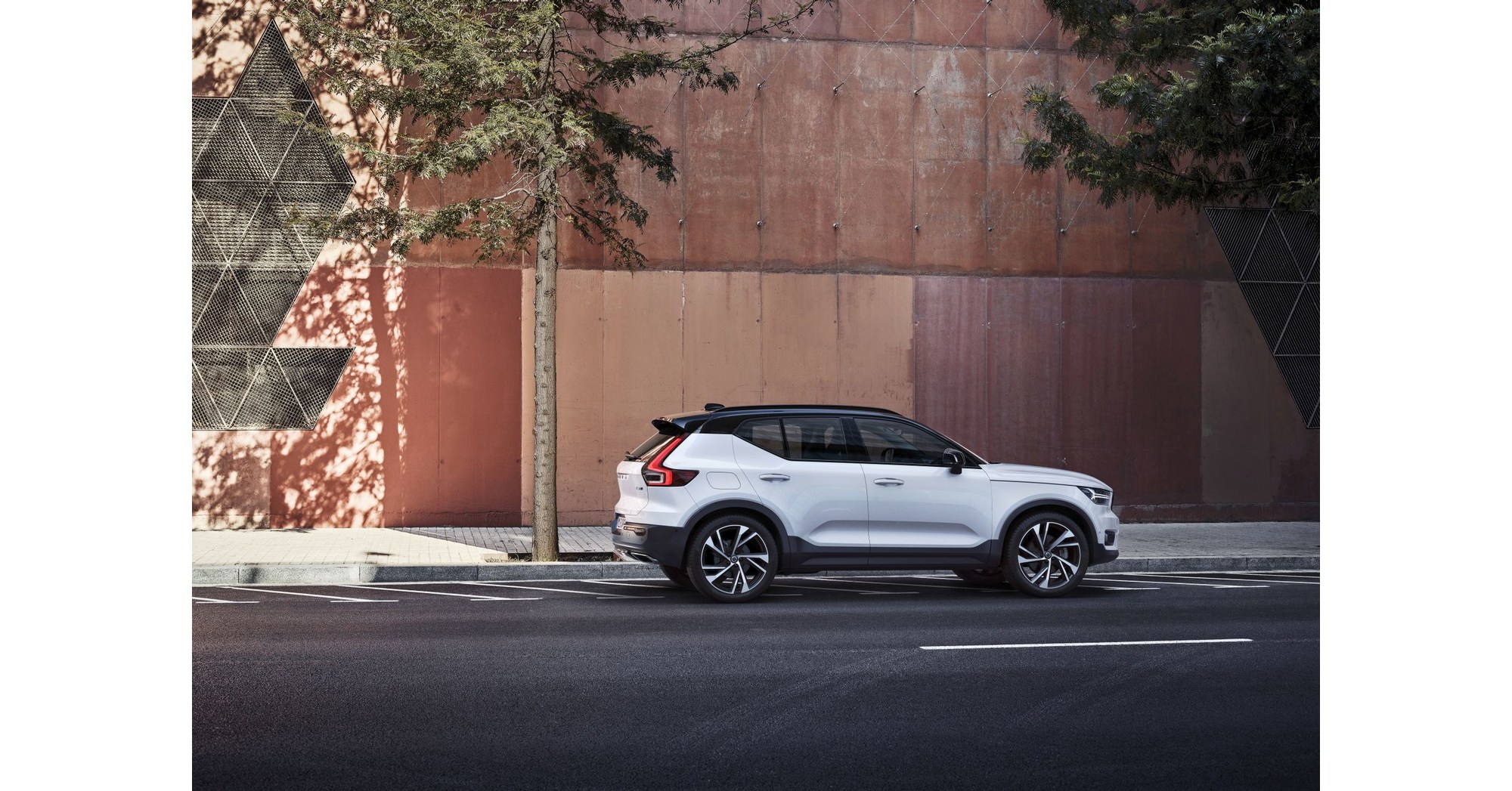 New XC40 Completes Global Volvo Line-Up for Fast-Growing Premium SUV ...