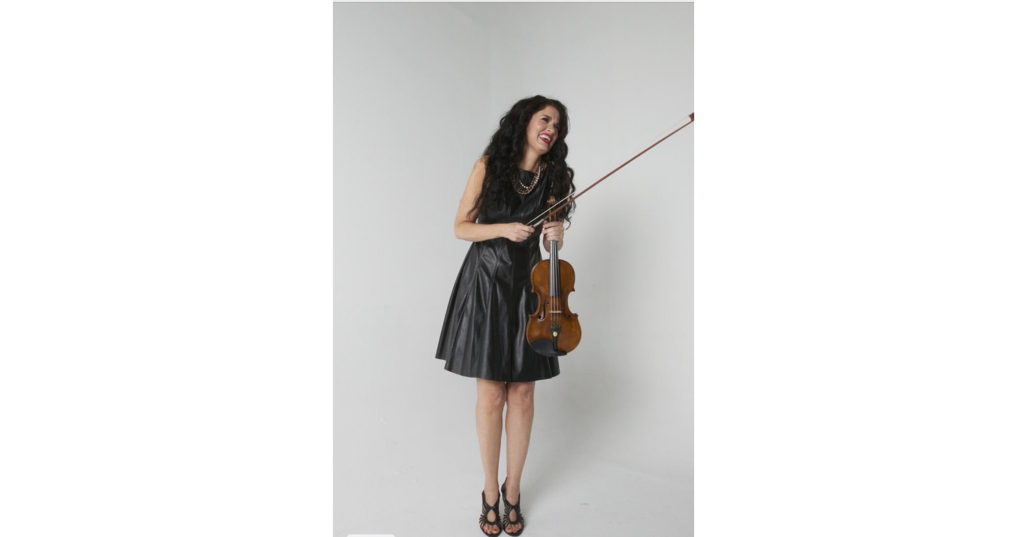 Virtuoso Violinist Susan Holloway Releases Joy To The World