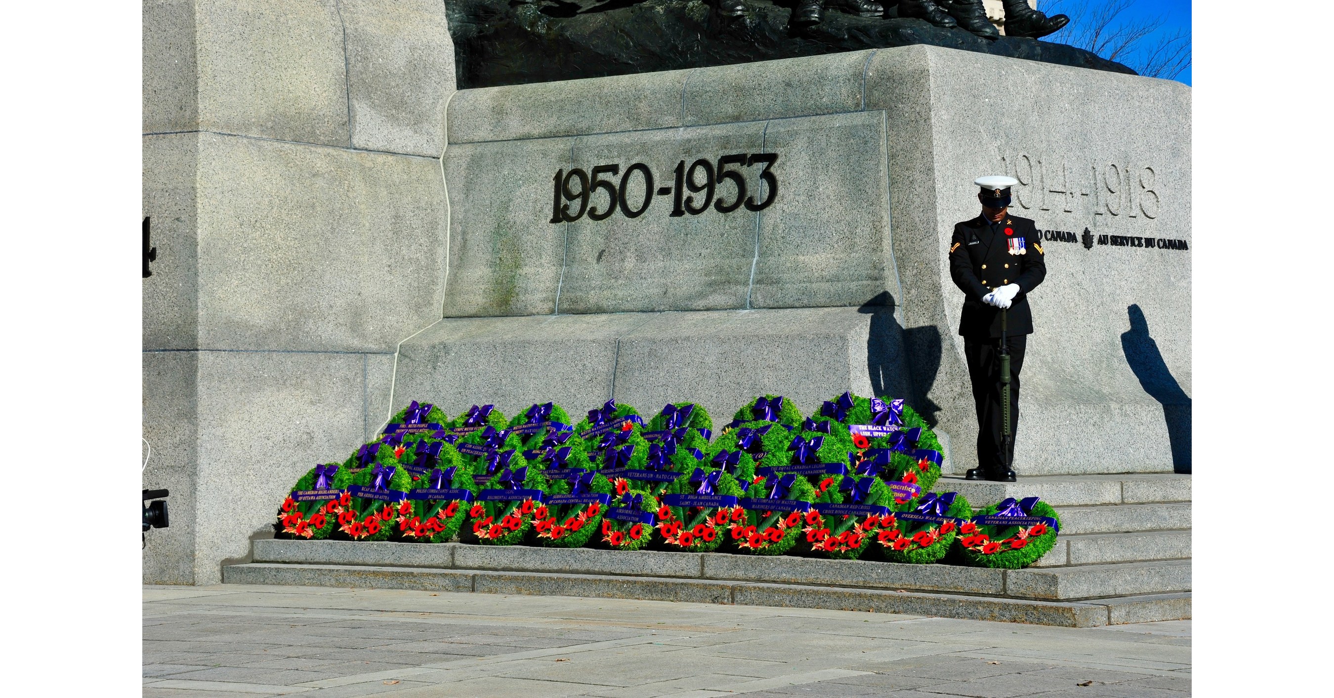 Remembrance Day Ceremony at National War Memorial draws thousands
