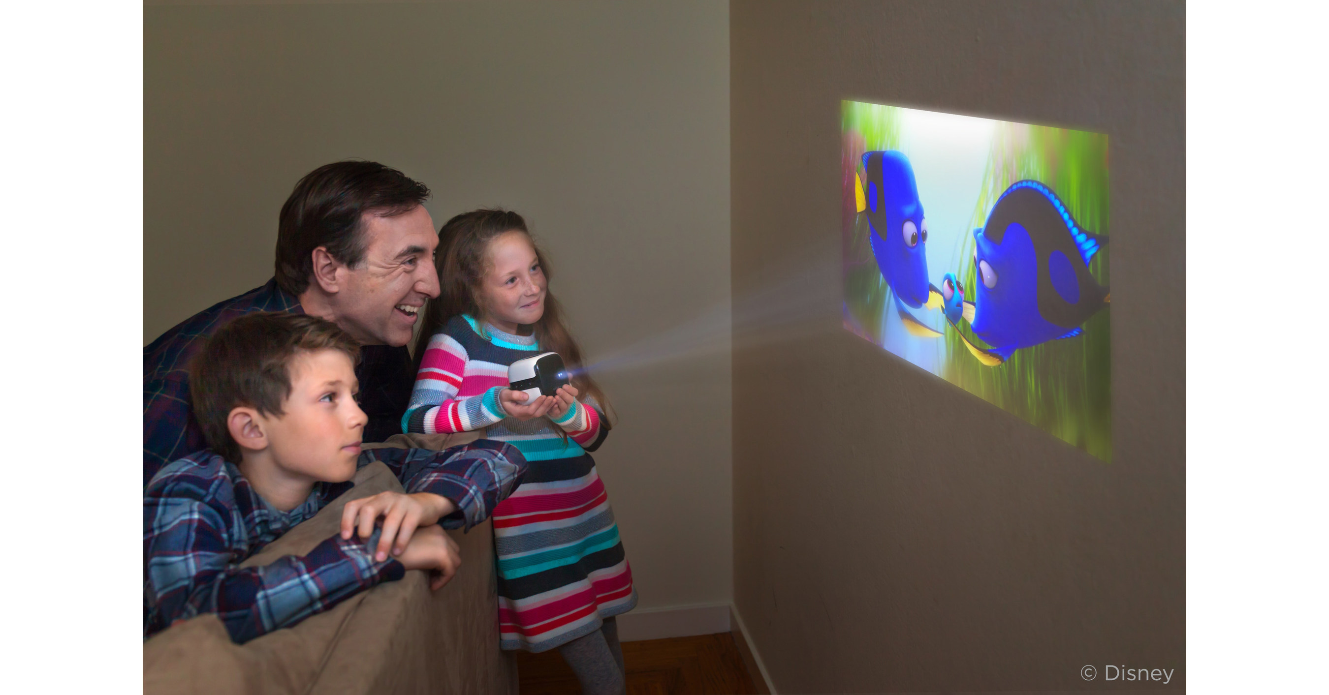 CINEMOOD Brings Disney E-books and Videos to Its Smart Projector