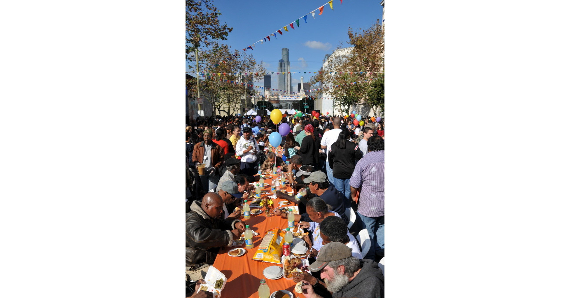 Preparing To Feed 2,500 Homeless And Poor People On Skid Row At The ...