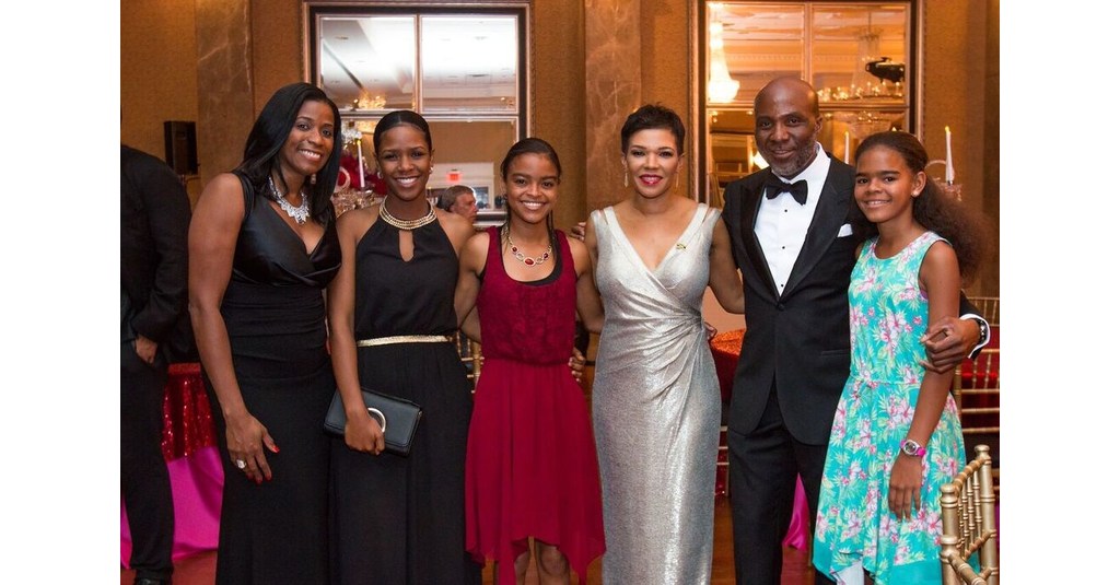 The Lynne Mitchell Foundation Hosts Fifth-Annual Fundraising Gala In ...