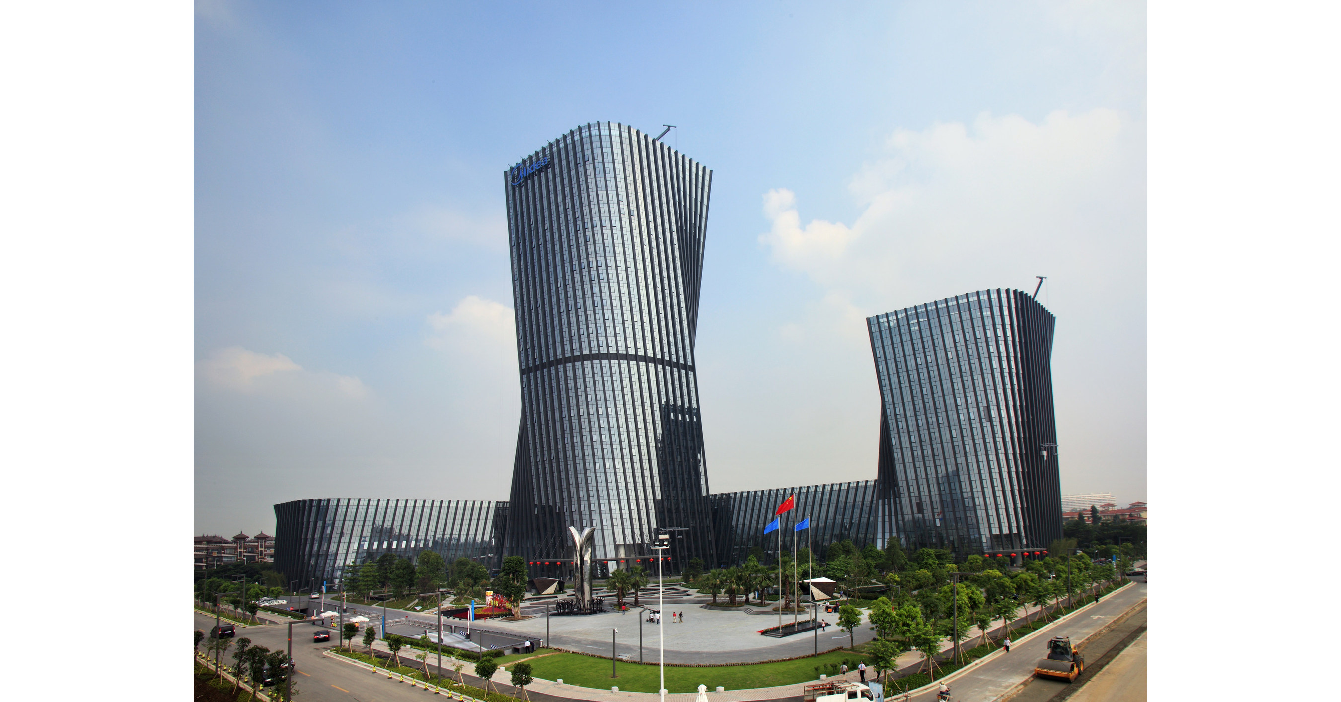 Dialogue with Midea: Evolving from a Home Appliance Giant into one of ...