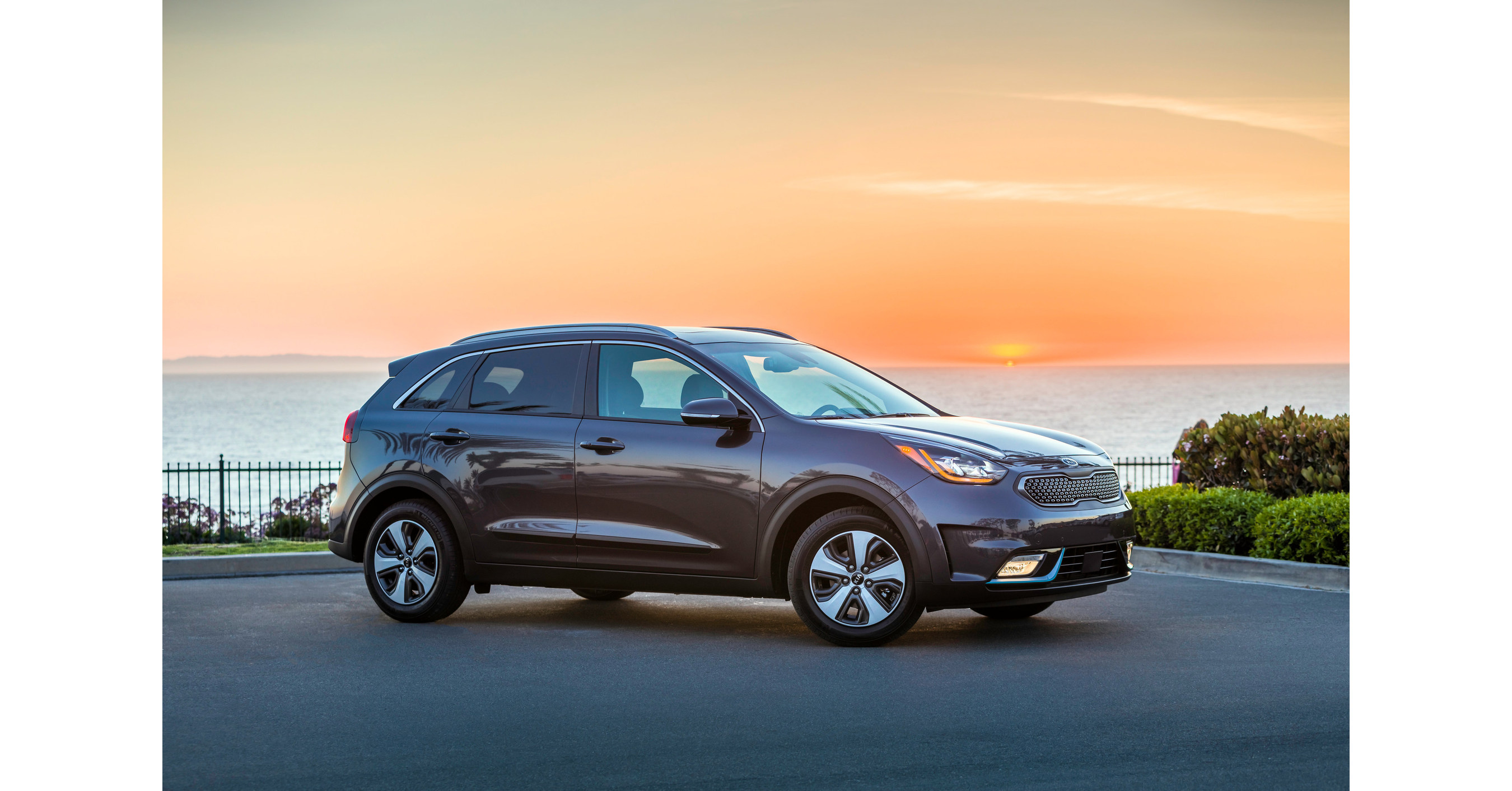 2018 Kia Niro Plug-In Hybrid Crossover Makes North American Debut at ...