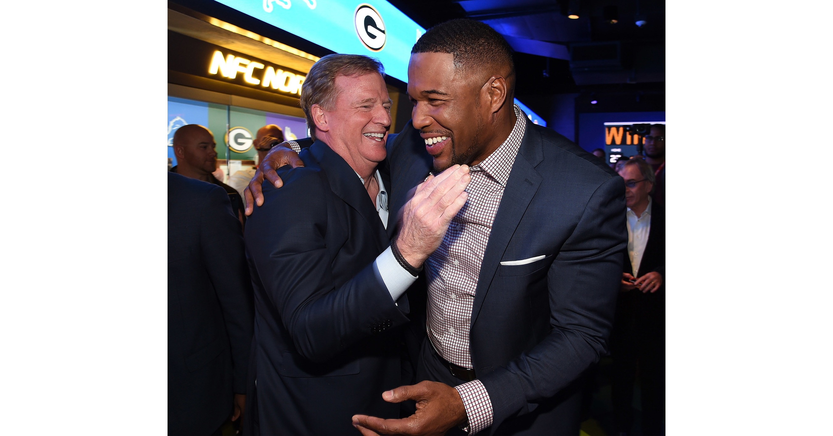 NFL Experience Opens in Times Square - Immersive Attraction Takes Fans ...