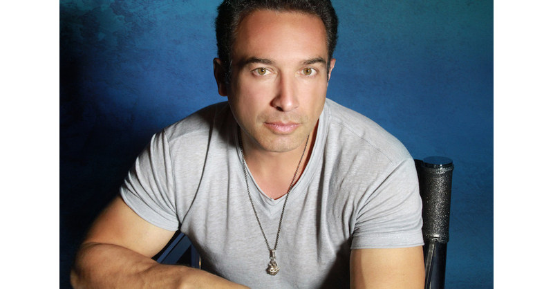 Mike Smith's Album 'Pieces of Soul' Hits Top 5 on Billboard