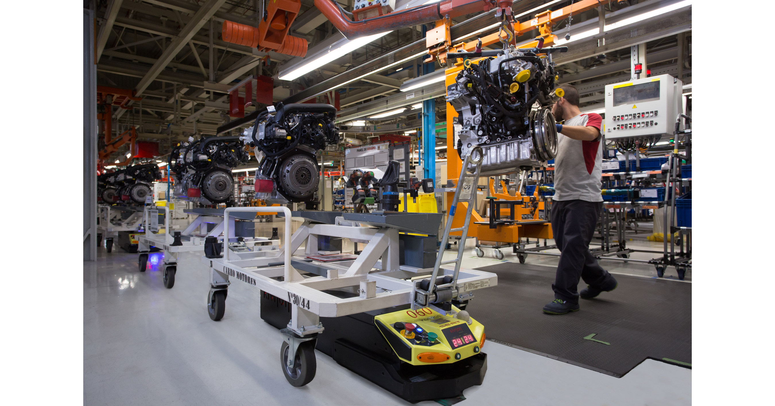SEAT Shows the Daily Routine of Autonomous Robots: More Than 1,600 km ...