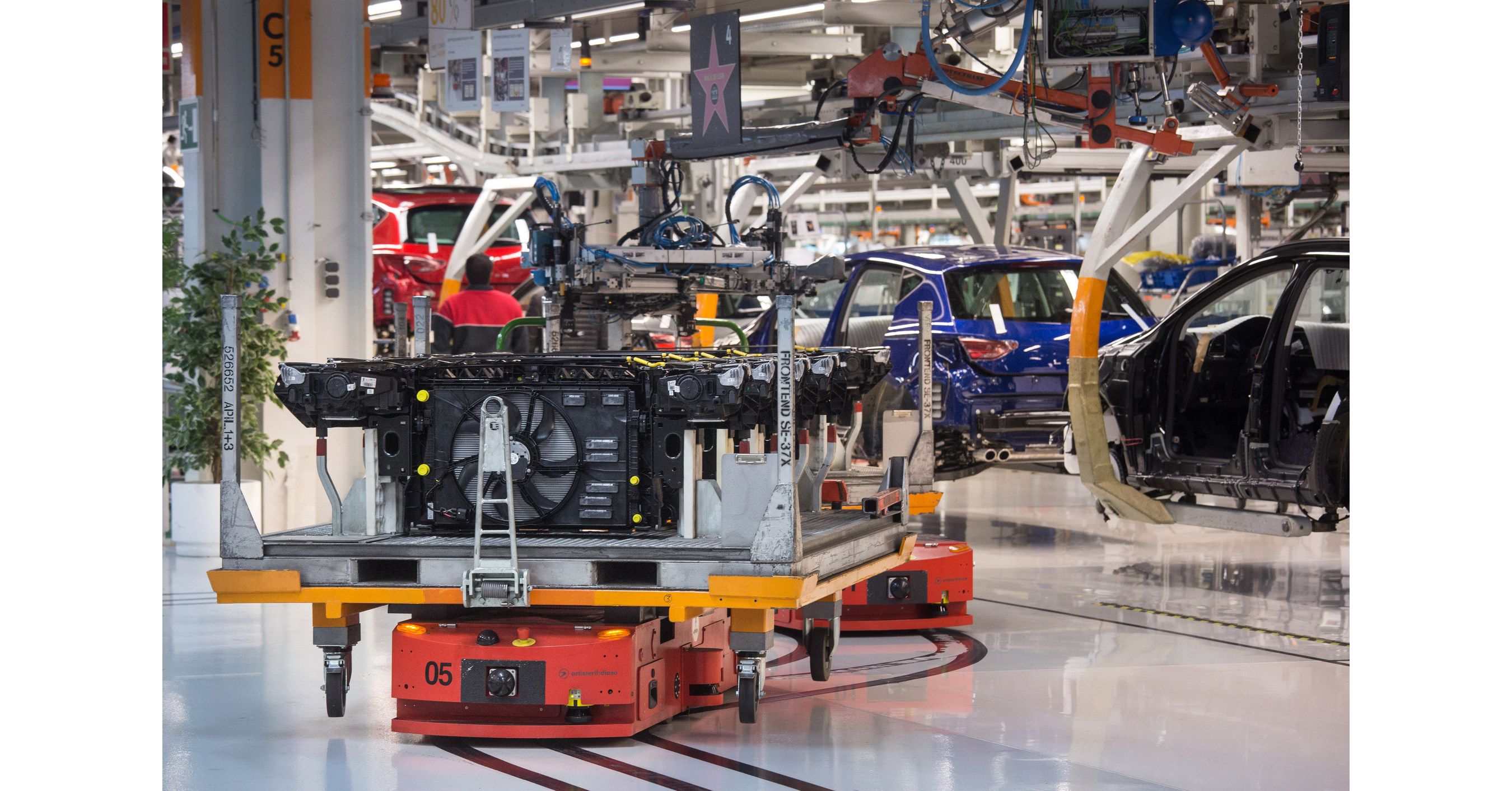 SEAT Shows the Daily Routine of Autonomous Robots: More Than 1,600 km ...