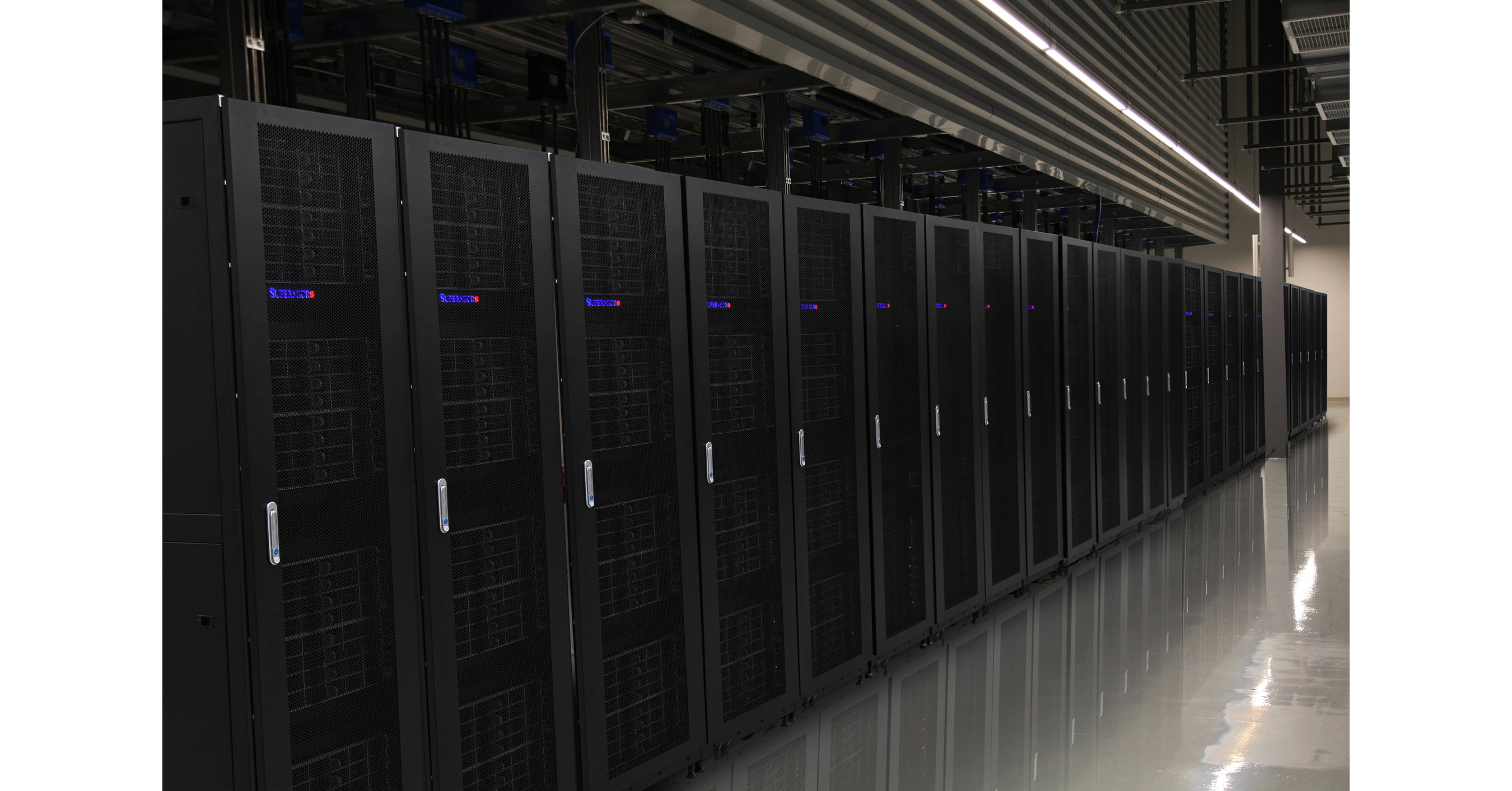 Supermicro apresenta primeira instalação de integração de racks ...