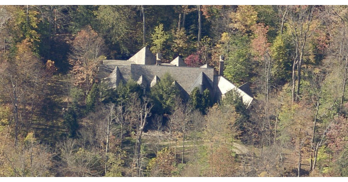 Rustic Custom-Built Hunting Valley, OH Mansion Goes On The Auction ...