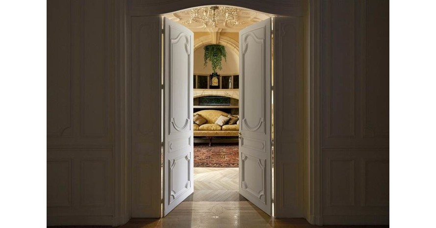 "GIVENCHY AT HOME": LA MAISON GIVENCHY DÉVOILE UNE SCÉNOGRAPHIE ...