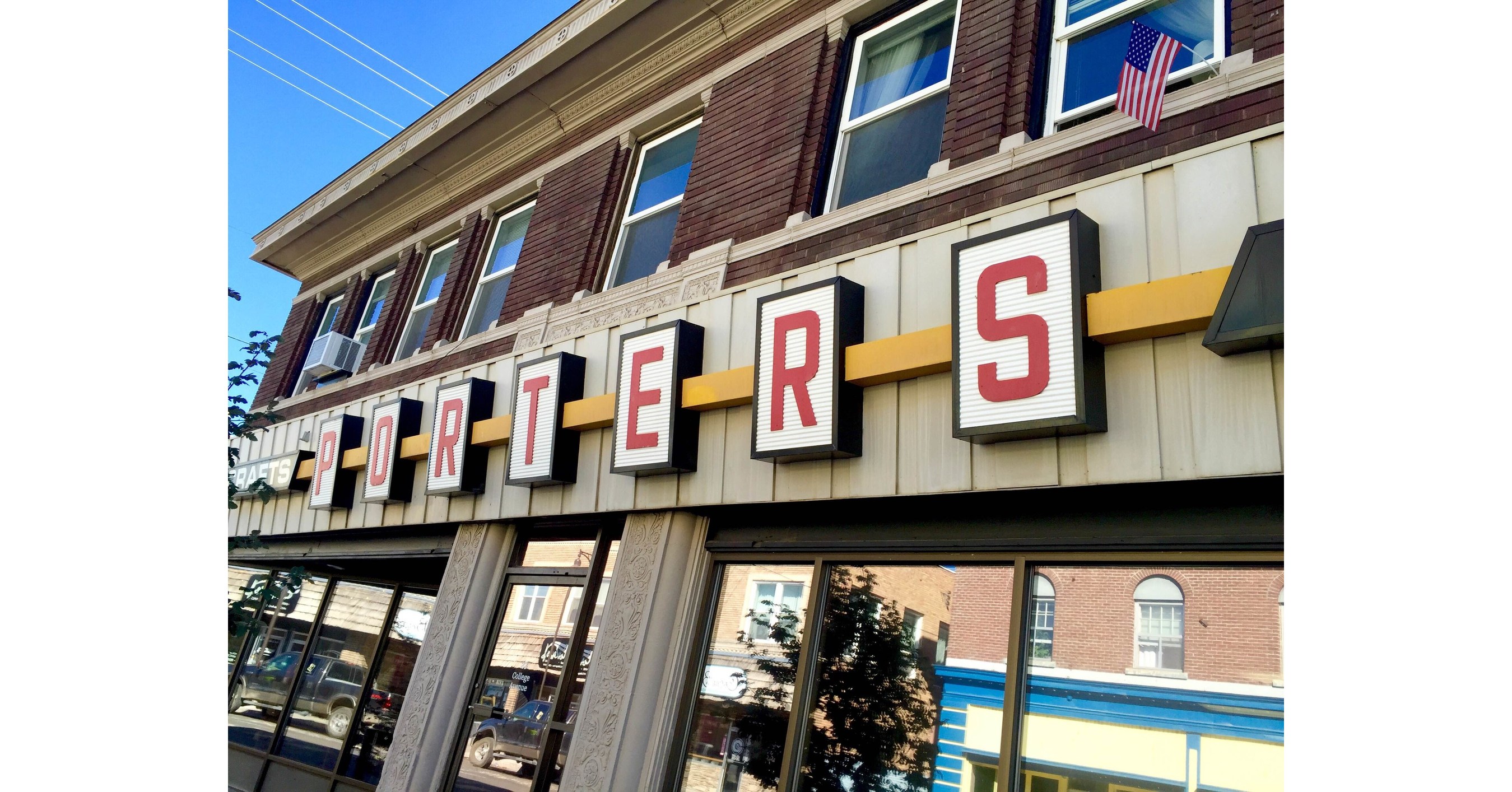 Porter's Craft And Frame Announces Total Liquidation Sale