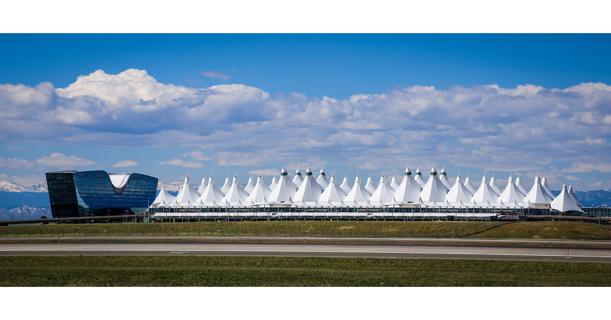 WestJet launches inaugural flight between Calgary and Denver