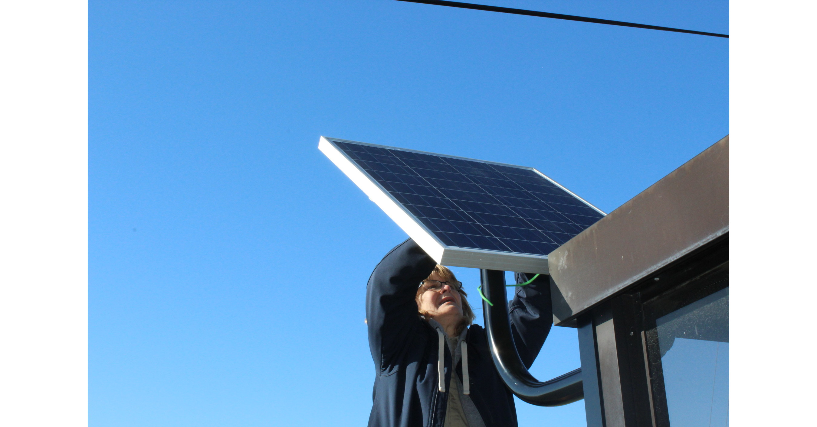 Eastern Michigan University installs solar lighting panels at bus stops