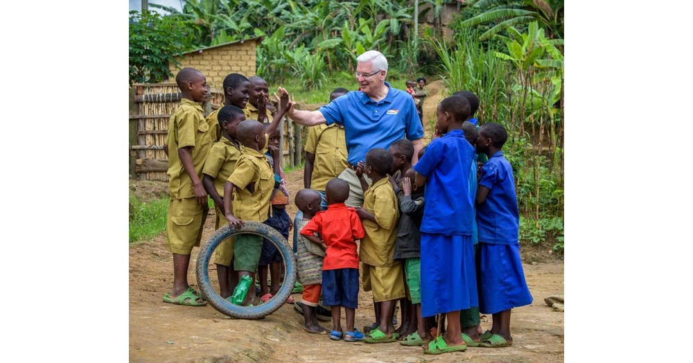 World Vision commits to reach everyone, everywhere they work with clean ...