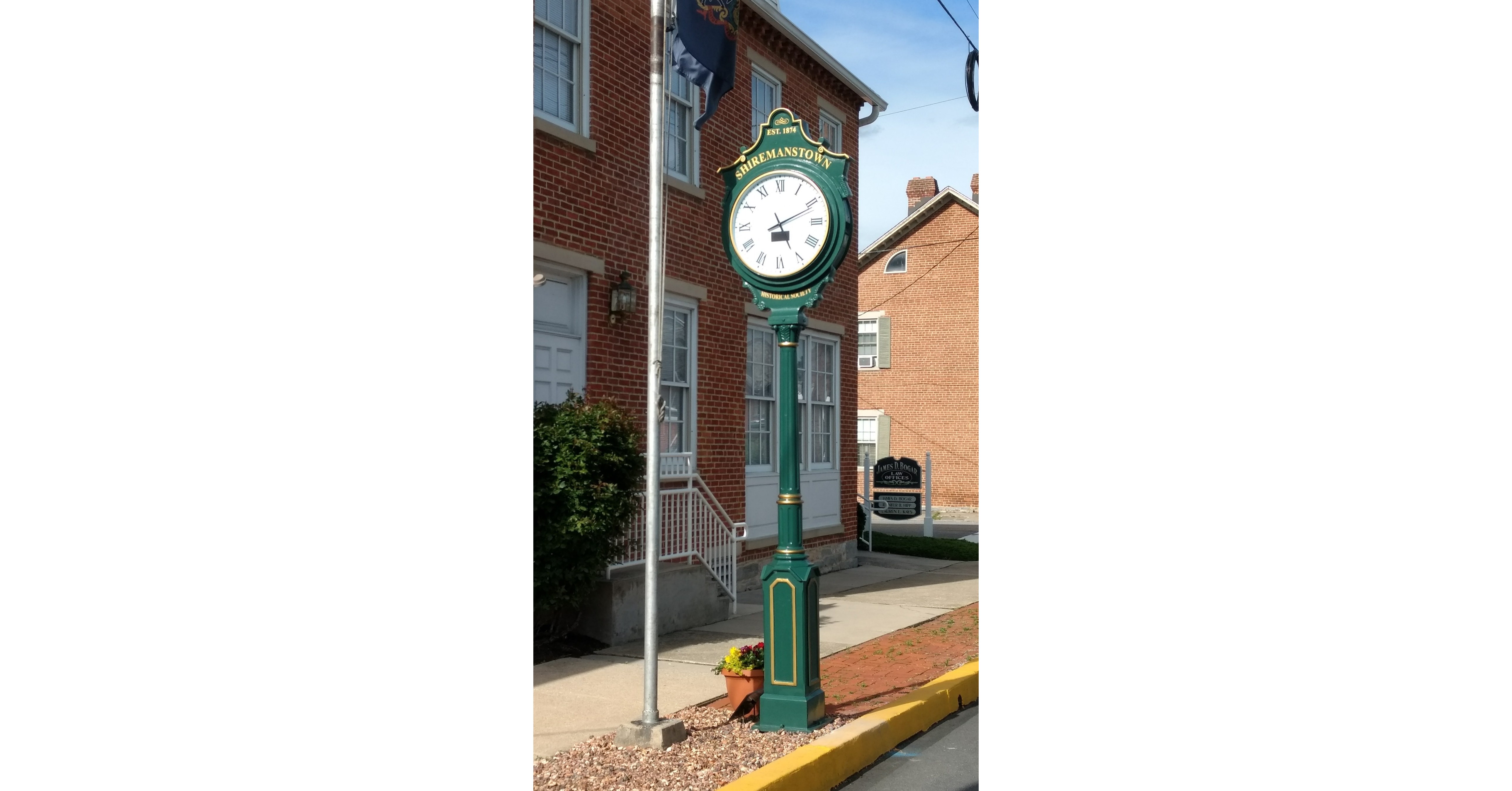 Chomko LA Releases State of the Art Solar-Energy Street Clocks