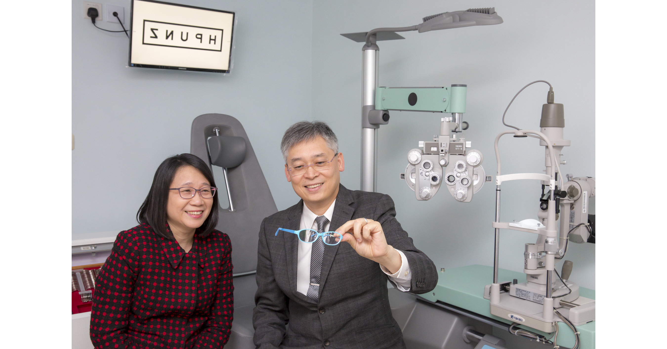 Defocus Incorporated Multiple Segments (DIMS) Spectacle Lens for Myopia ...