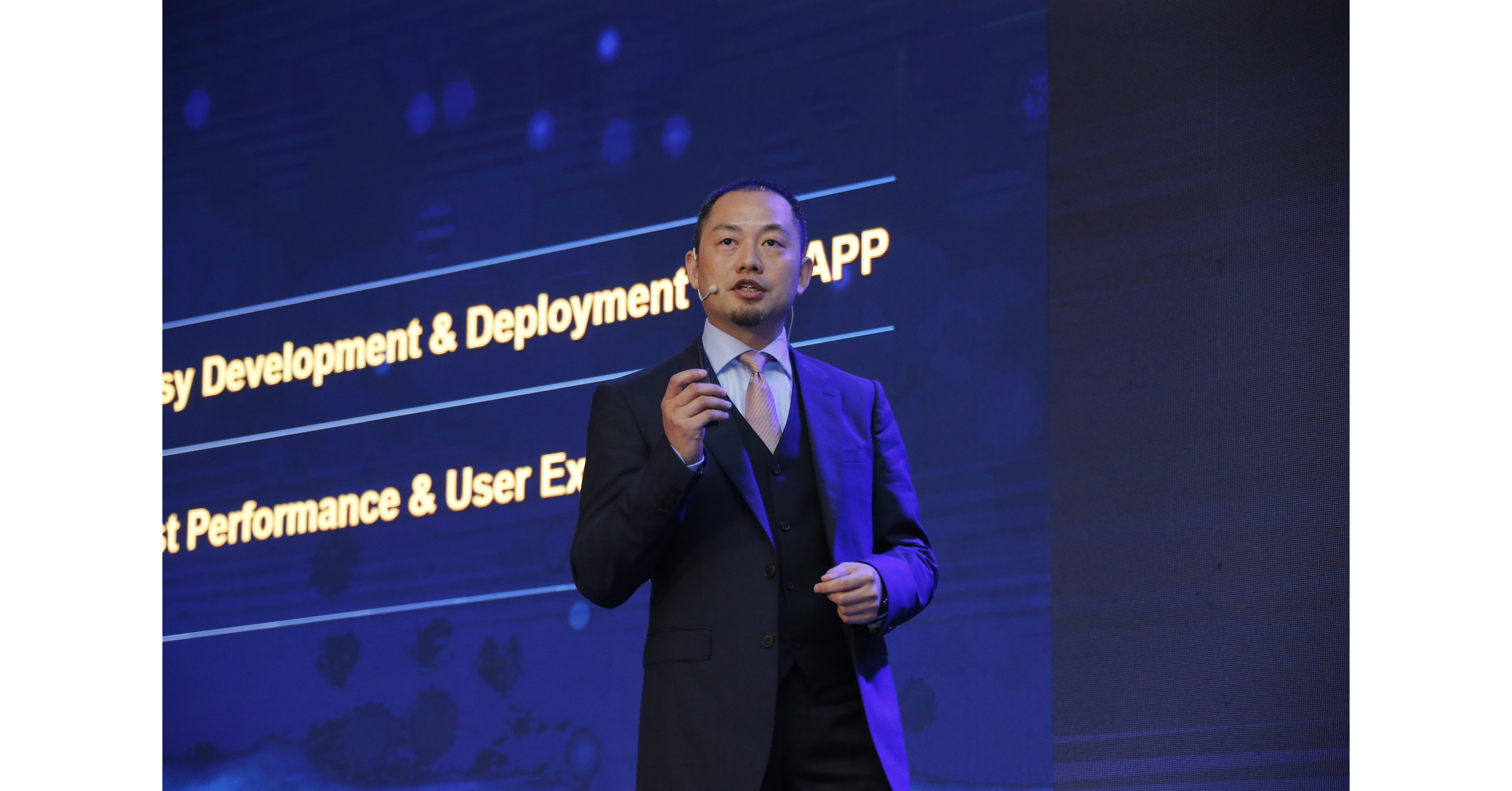 Huawei: Infusing Intelligence into Enterprise "Neurons" Through Digital Platforms