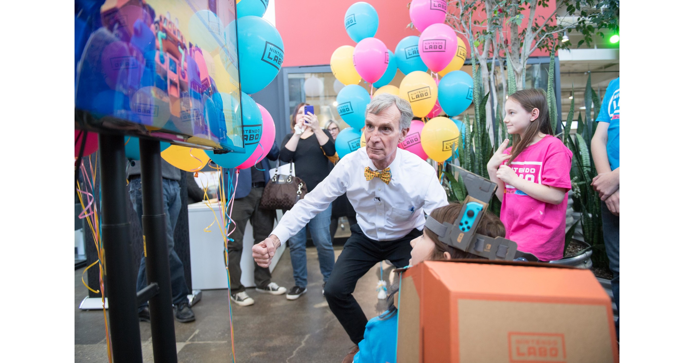 Bill Nye - "The Science Guy" - Introduces Nintendo Labo to Kids in Toronto