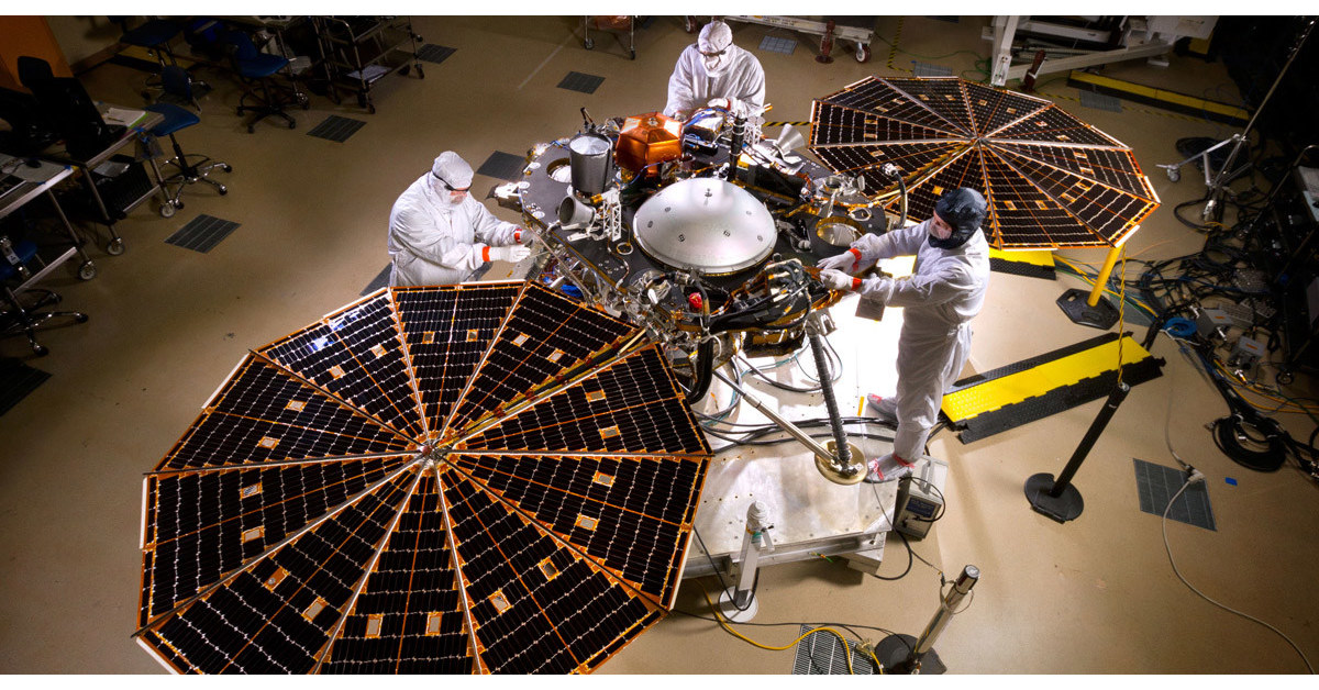 Lockheed Martin-built NASA InSight Lander Officially on its Way to Mars