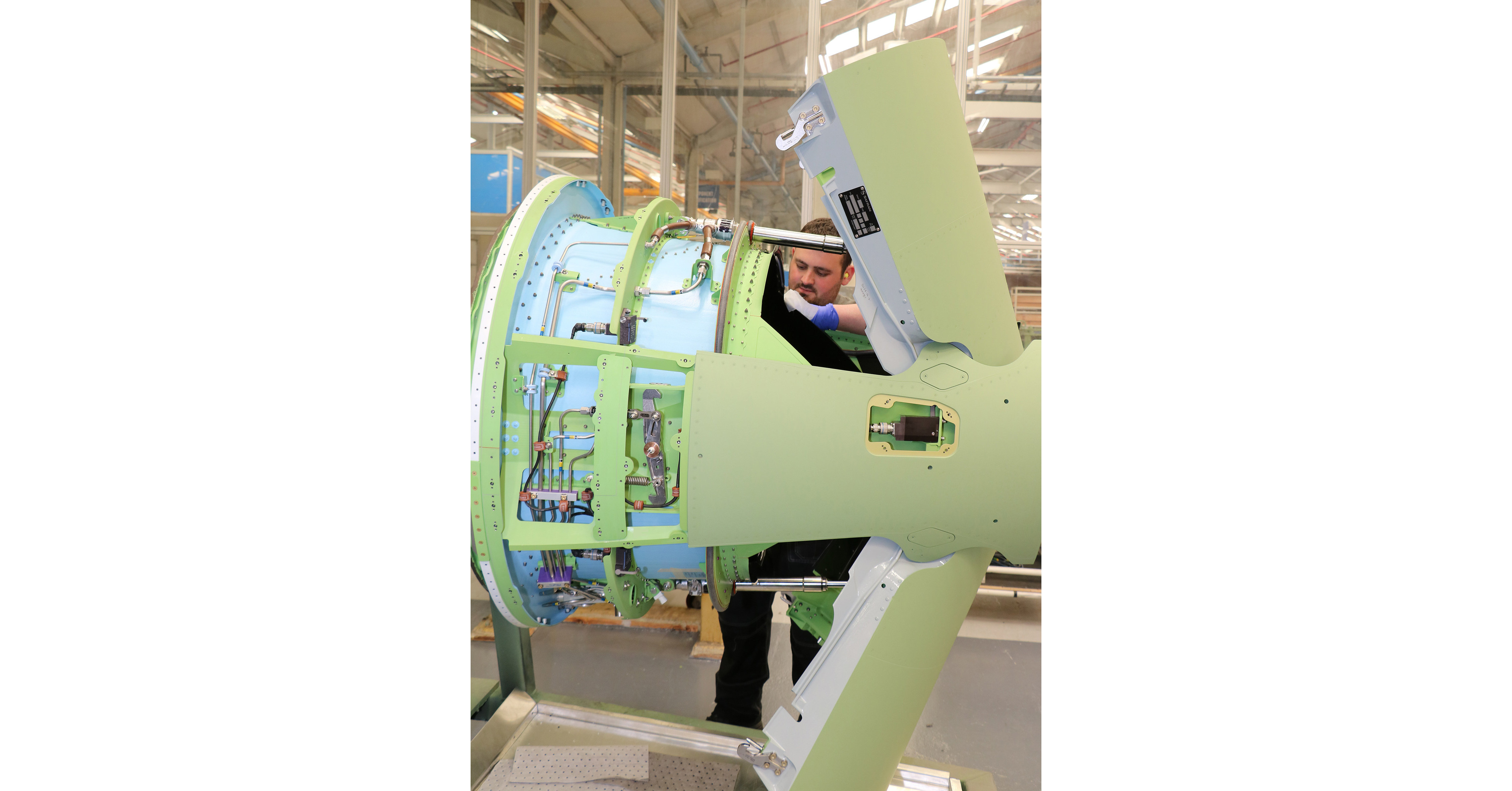 Safran Delivers the 2,000th Thrust Reverser for the Honeywell HTF7000 ...