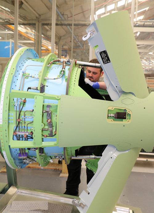 Safran Delivers the 2,000th Thrust Reverser for the Honeywell HTF7000 ...
