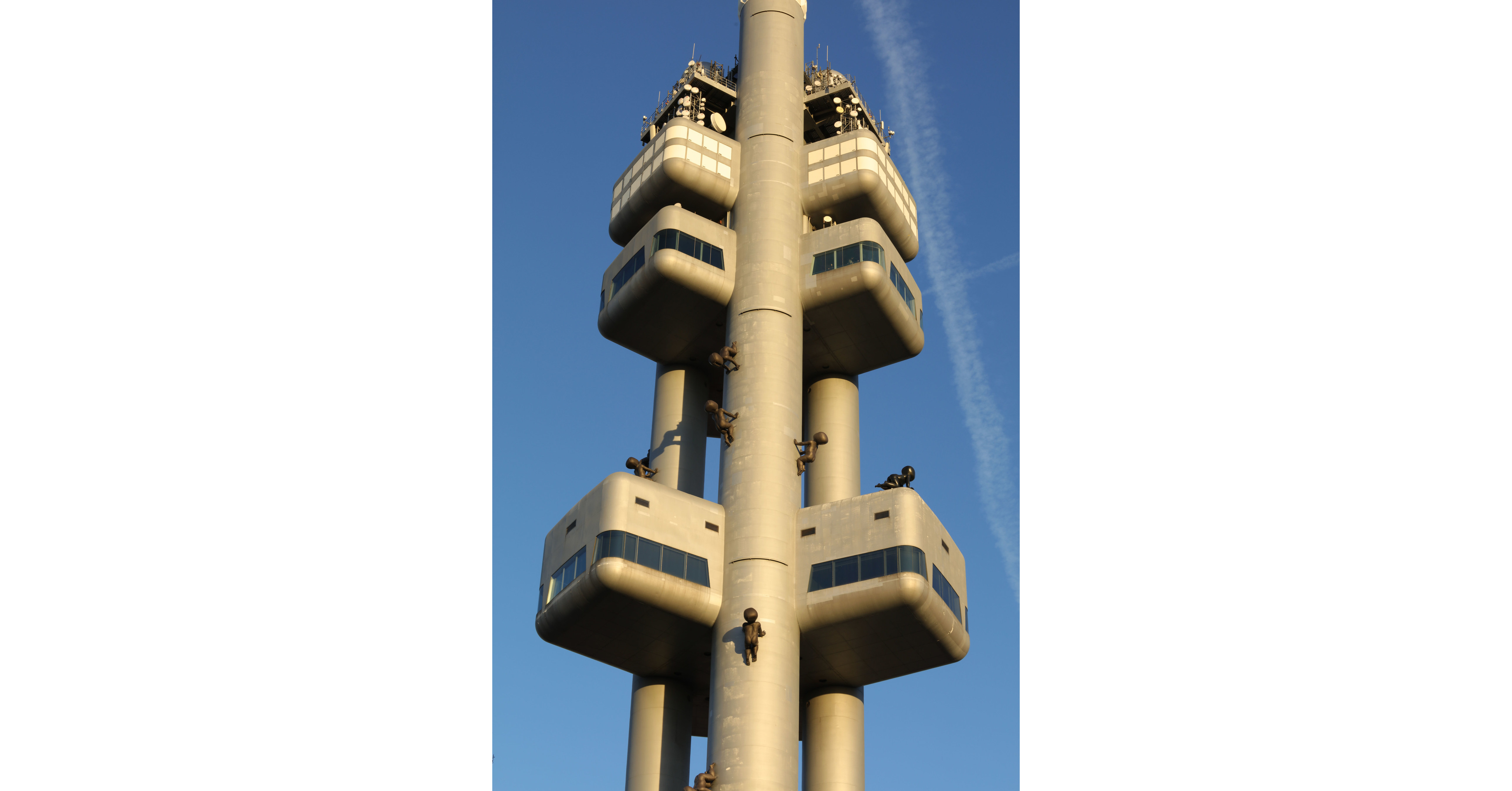 Giant Faceless Babies Coming to Palm Springs