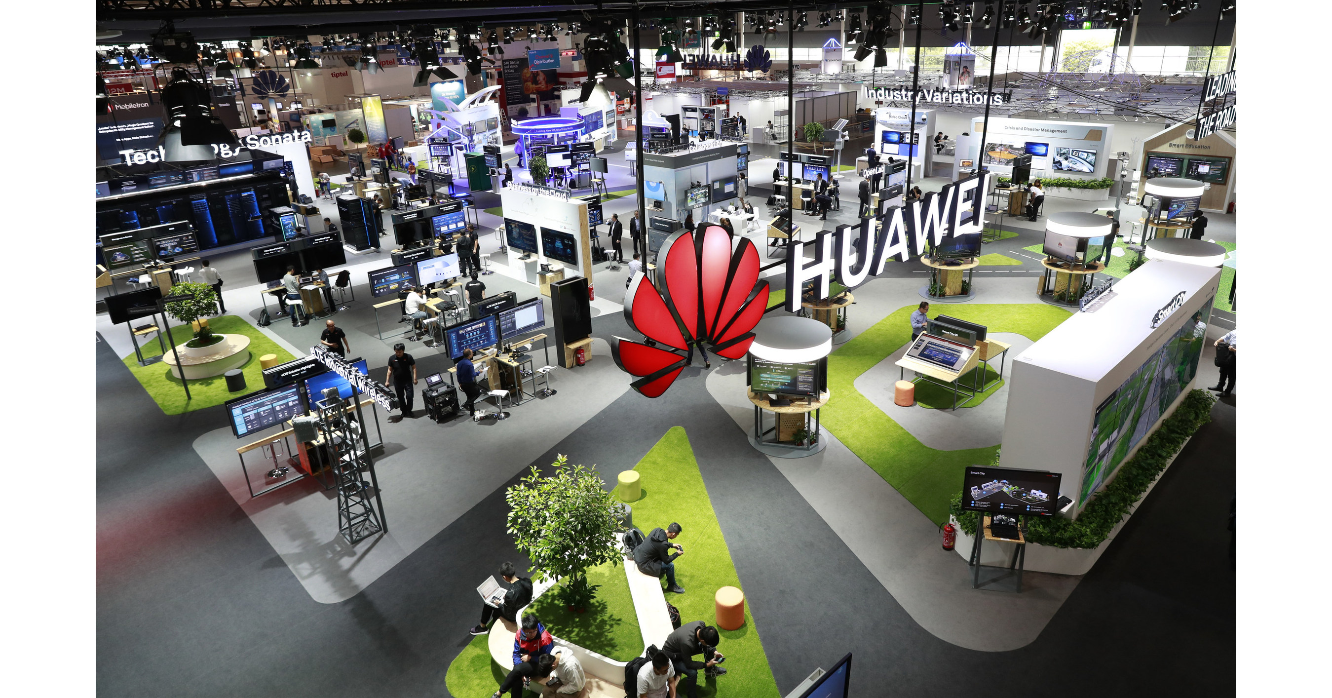 Huawei Plays the Digital Transformation Symphony at CEBIT 2018