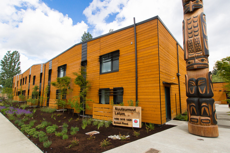 Inauguration de maisons abordables pour les peuples autochtones à Nanaimo