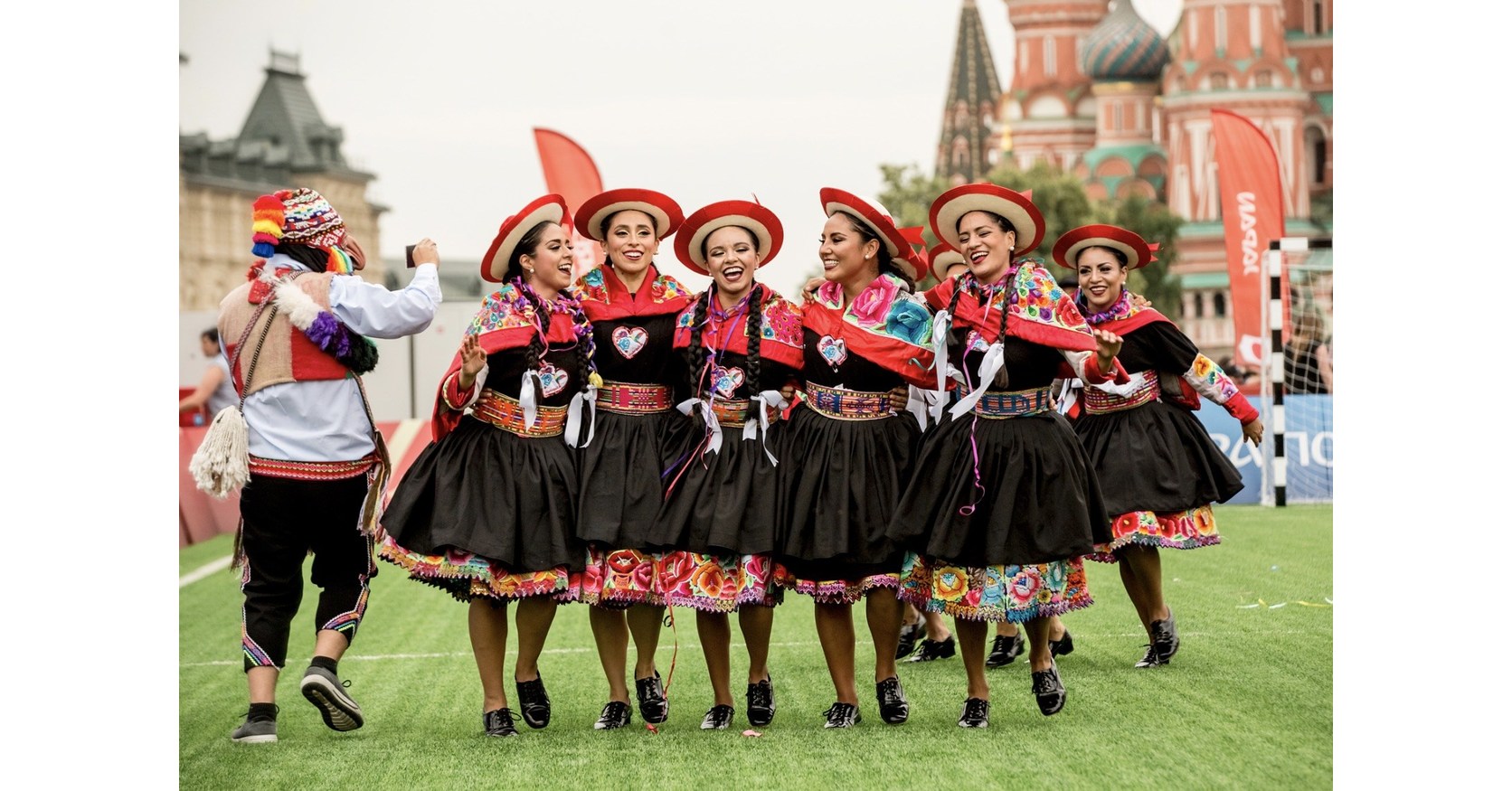 PROMPERU: Casa Perú de Moscú ofreció miles de productos peruanos a ...