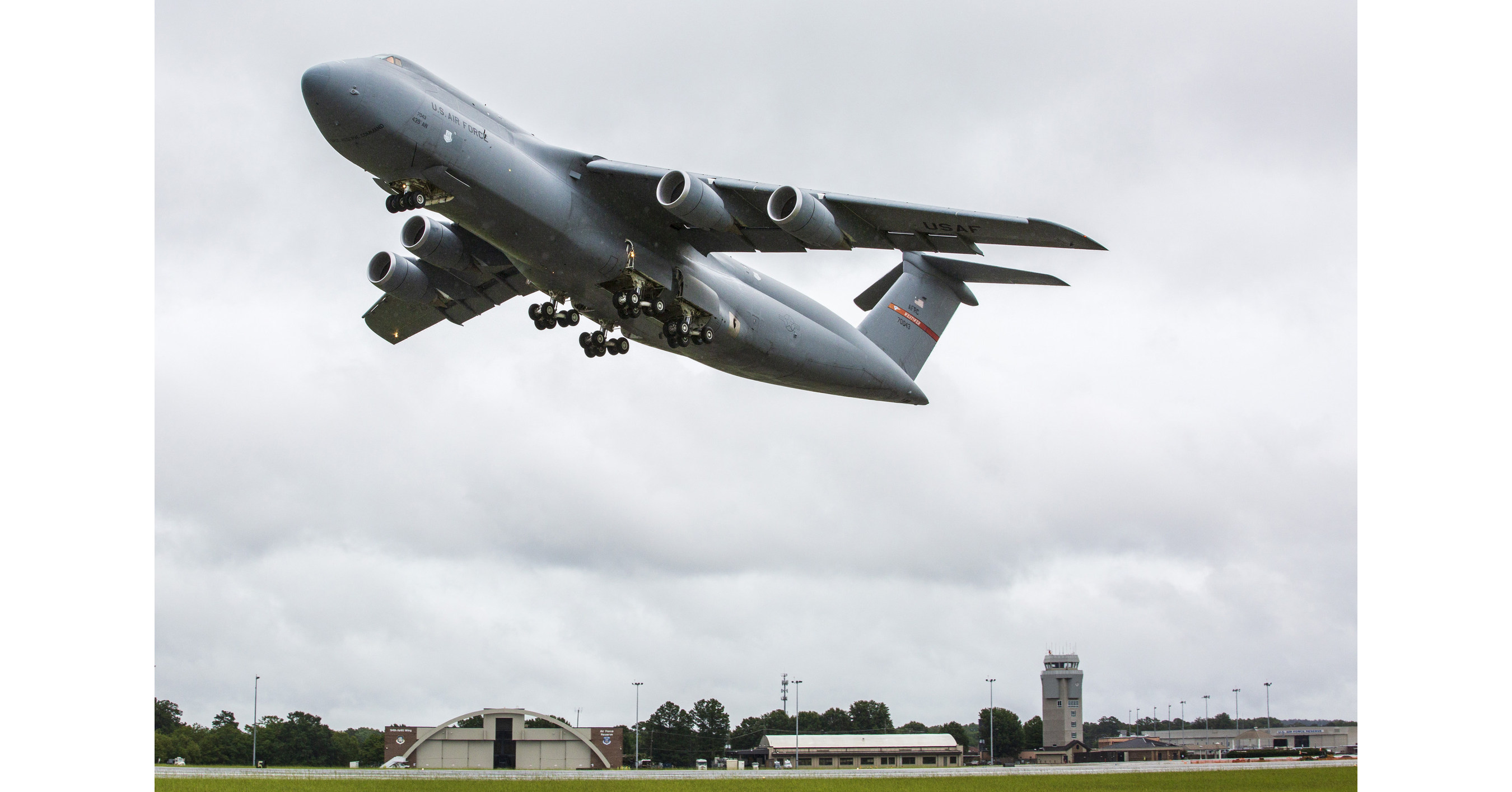 Lockheed Martin Delivers 52nd C-5M Super Galaxy