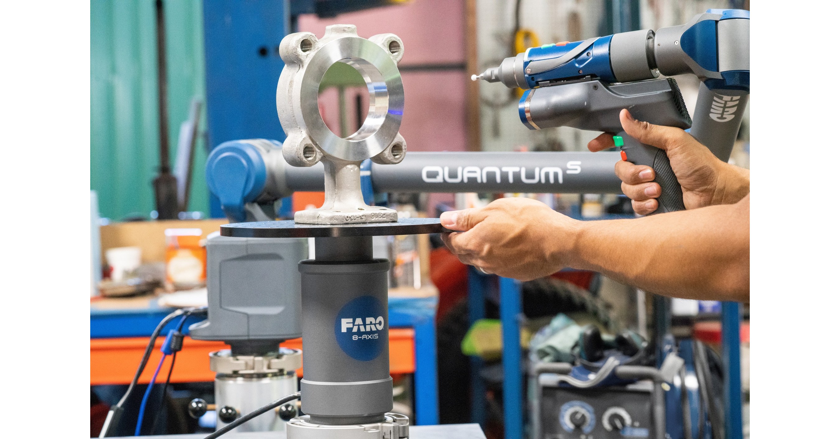 O Inovador FaroArm® com Oito Eixos da FARO® Define um Novo Padrão