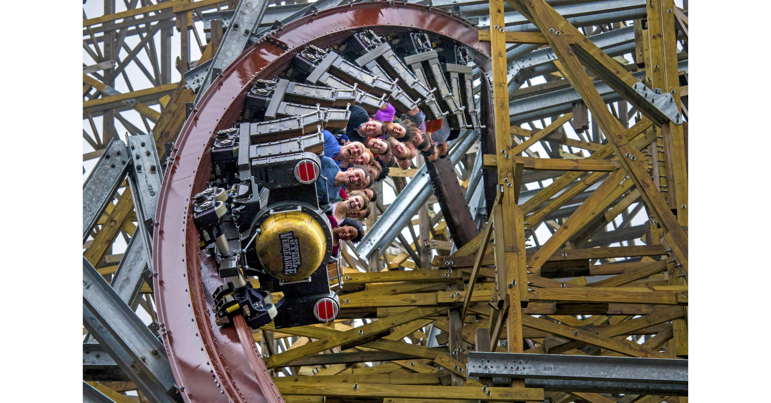 Cedar Fair Takes Top Honors at Amusement Today's 2018 Golden Ticket Awards