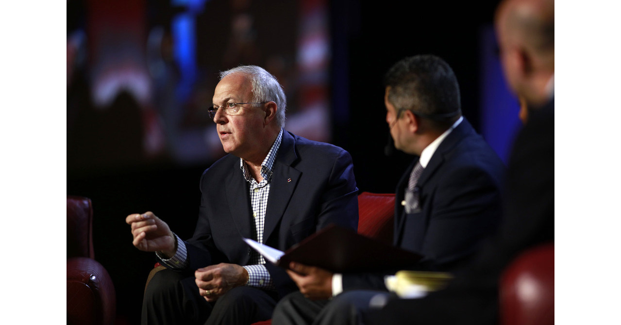 Knights' Carl Anderson Tells Hispanic Catholics they Can Shape Future ...