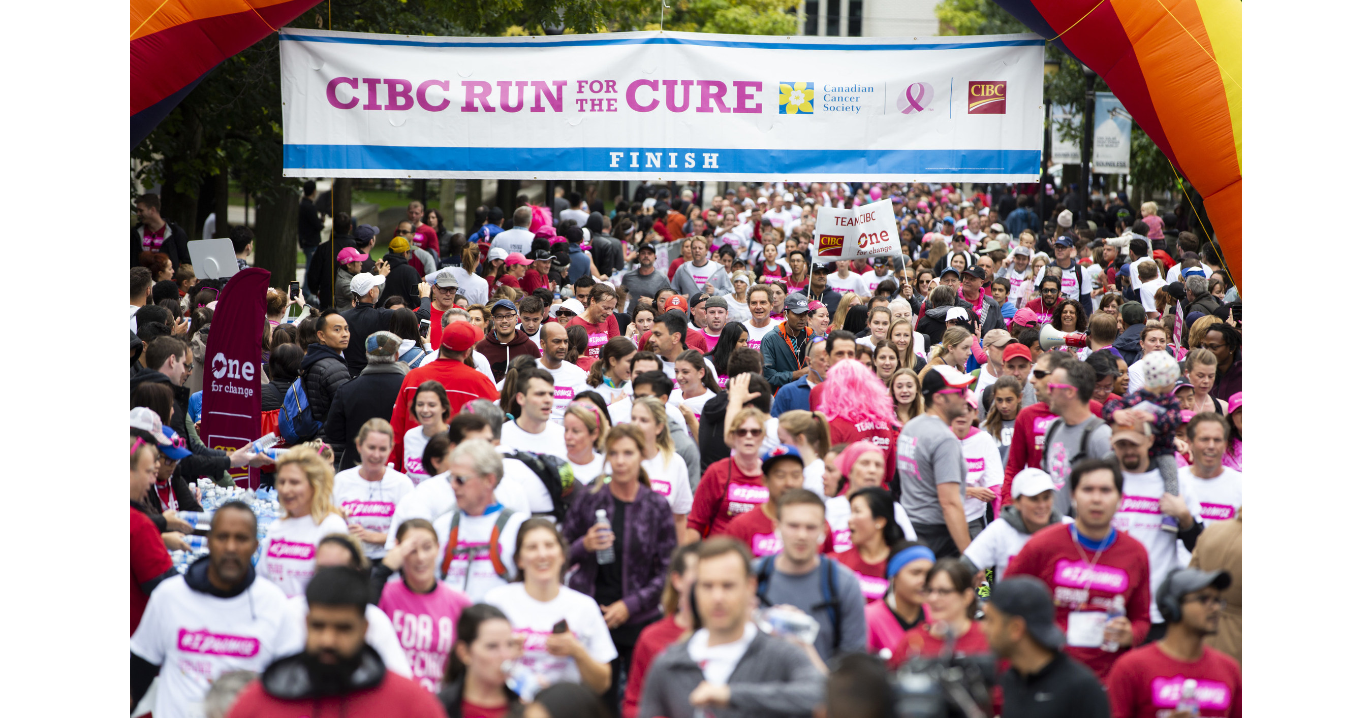 Team CIBC rallies in support of the Canadian Cancer Society CIBC Run ...