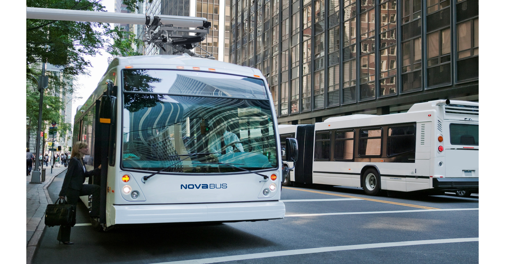 Deux autobus électriques Nova Bus à Vancouver dans le cadre du projet ...