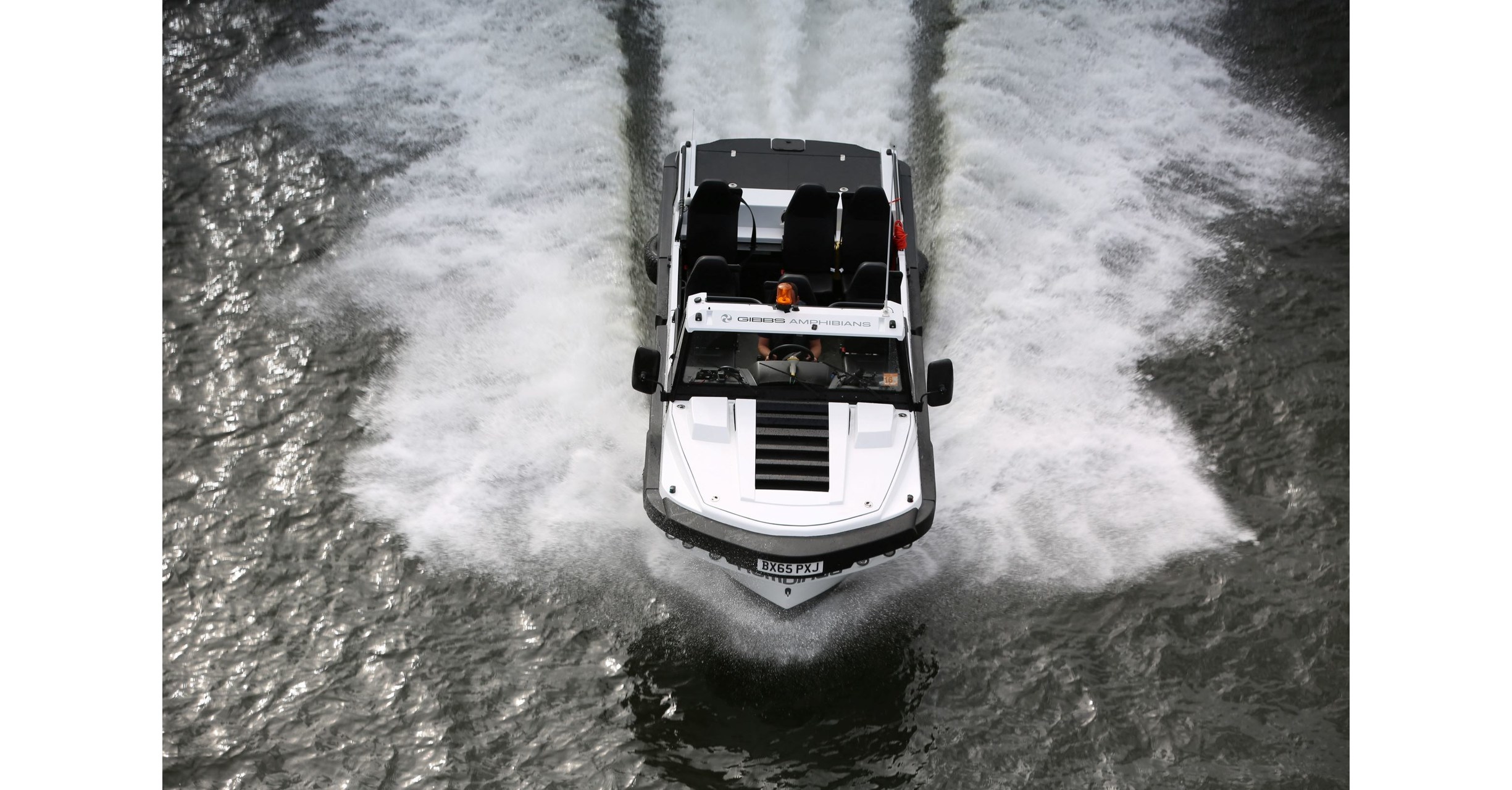 Gibbs Amphibians comienza sus demostraciones del Humdinga en Qatar