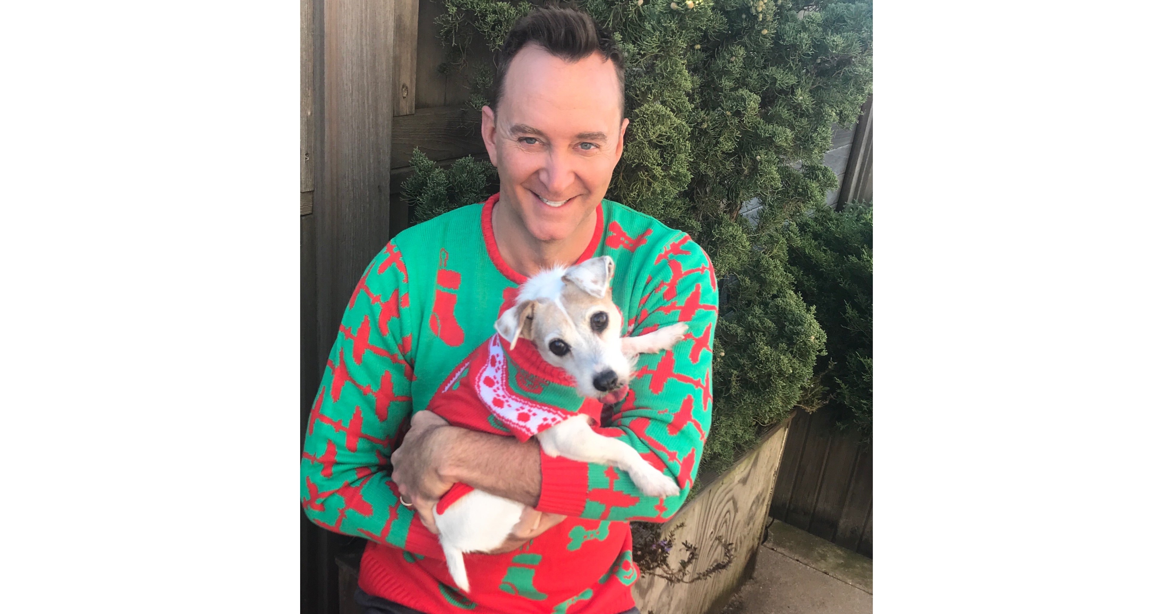 Fashion Expert Clinton Kelly Declares Matching Holiday Sweaters With ...