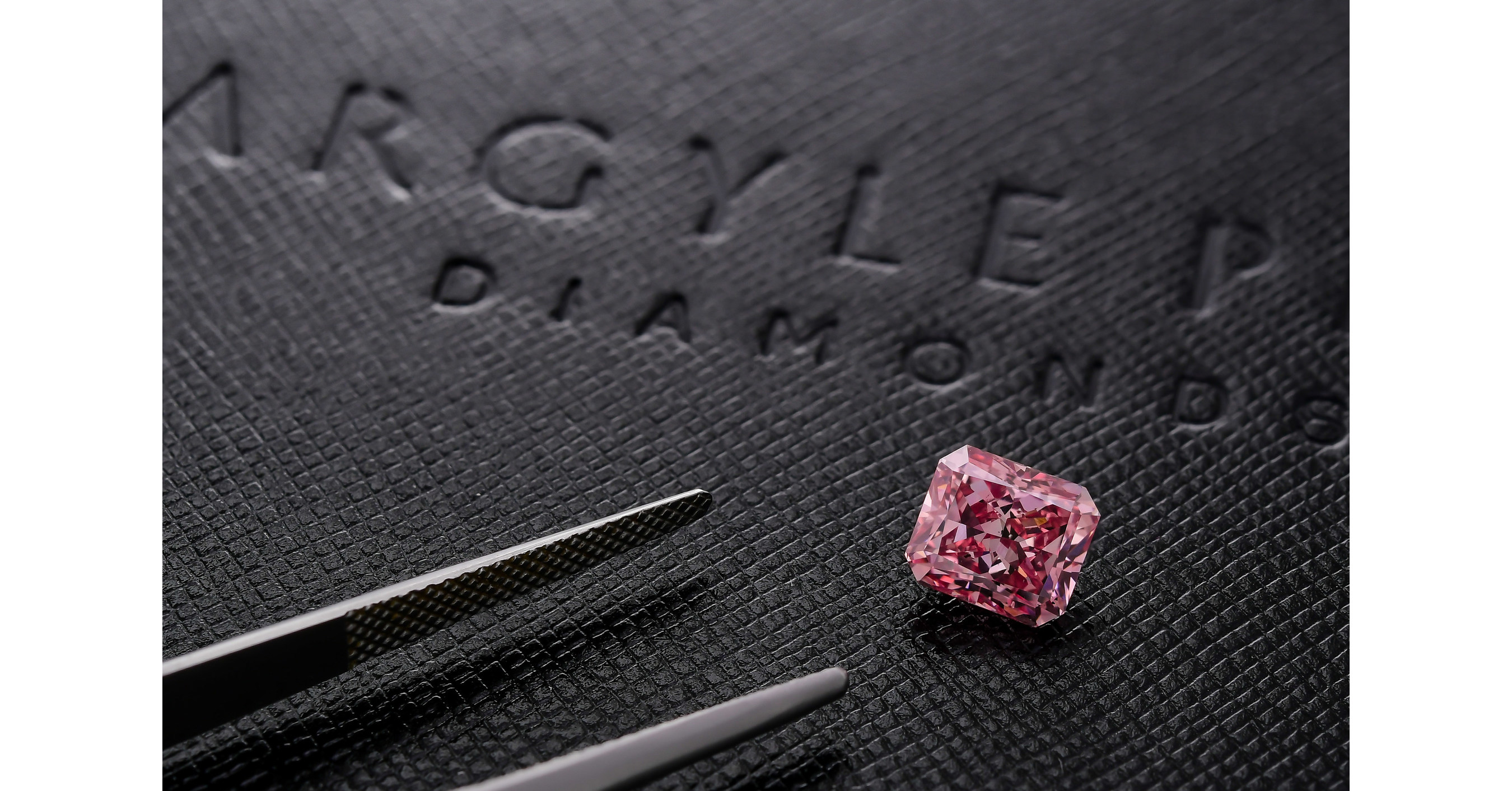 Leibish & Co. Wins Extraordinary 2.34ct Fancy Intense Pink Diamond at ...